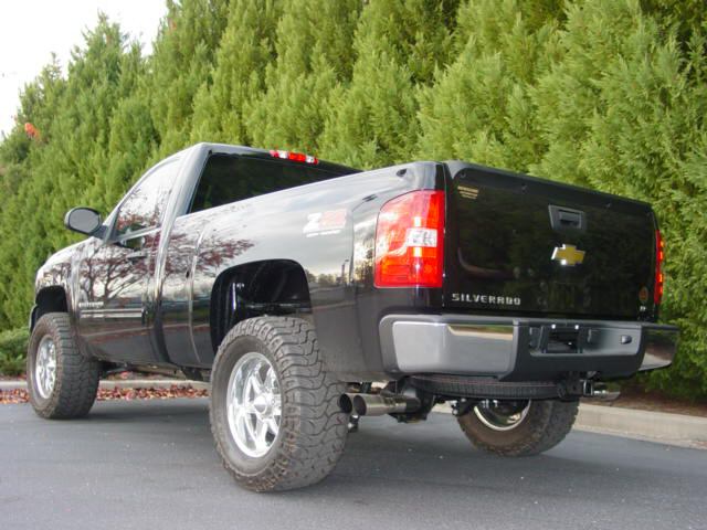 NNBS RCSB leveled with 325/60/18 | GMC Truck Forum
